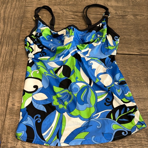 Tara Grinna | Swim | Tara Grinna Underwire Tankini With Apron Back Euc ...